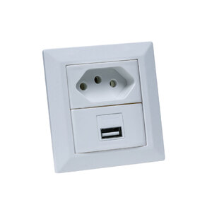 Espelho De Tomada Duplo Chanfrado Com 1 Tomada 10a 1 Usb 3a | Leroy Merlin