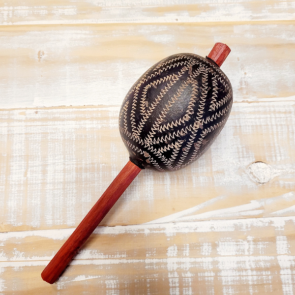 Maraca Indígena Etnia Karajá Tam. M - Mod. 7 | Leroy Merlin