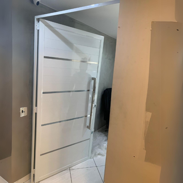 Porta Em Alumínio Lambril Simples 2,10x 0,90 S/ Vidro | Leroy Merlin