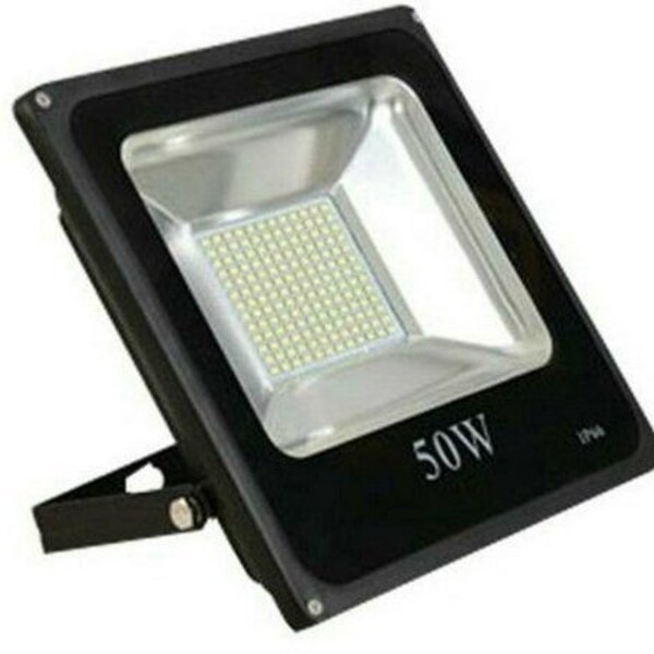Refletor Led Smd 50w 3000k Branco Quente Bivolt Ip66 | Leroy Merlin