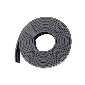 Veda Fresta Adesivo "E" Preto 600cm para Vão 4mm | Leroy Merlin